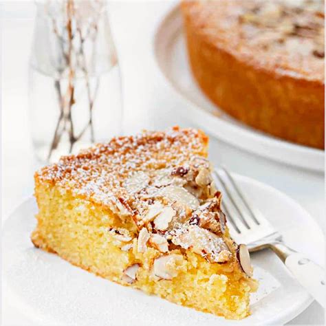 Навіть якщо у вас немає навичок кондитера цей мигдальний торт у вас вийде анітрохи не гірше