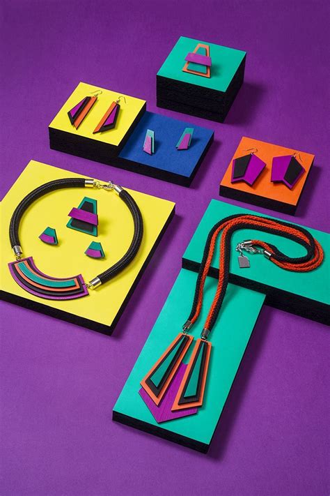 Пин от пользователя Camila Beu на доске Esculturas Para El Cuerpo в 2025 г Витрины ювелирных