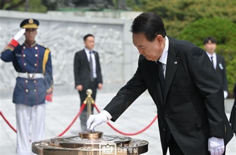 윤석열 대통령 “2년 차 국정 경제와 민생의 위기 살피는데 주안점 두겠다”