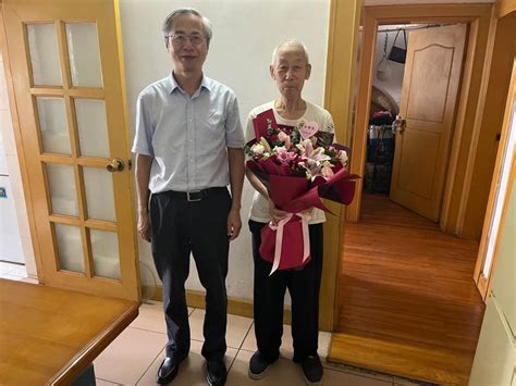 校领导教师节前夕看望慰问教师代表 苏农新闻网