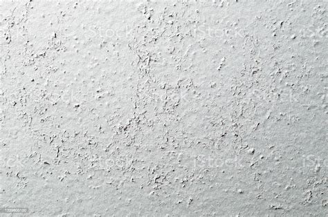 균열과 거칠게 실버 크롬 페인트로 덮여 배경 텍스처 오래된 벽 0명에 대한 스톡 사진 및 기타 이미지 0명 거친 건설