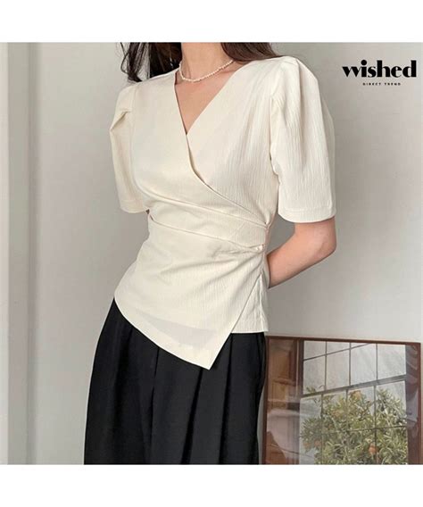 V넥 언발 핀턱 랩 숄더 퍼프 블라우스 Wiaabl174