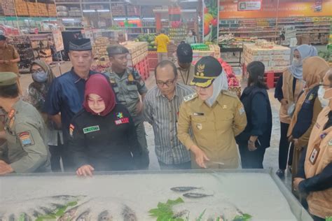 Jelang Idul Fitri 1444 Produk Makanan Banyak Layak Jual Di Palembang