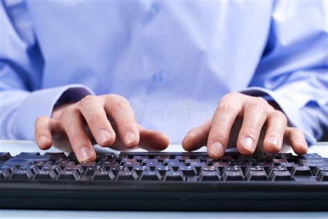 Teclado e mão foto de stock Imagem de tecnologia homem