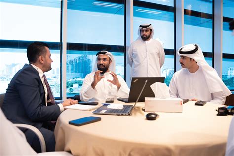 صحيفة الخليج الإماراتية العليا للتشريعات بدبي تناقش مواكبة التطورات