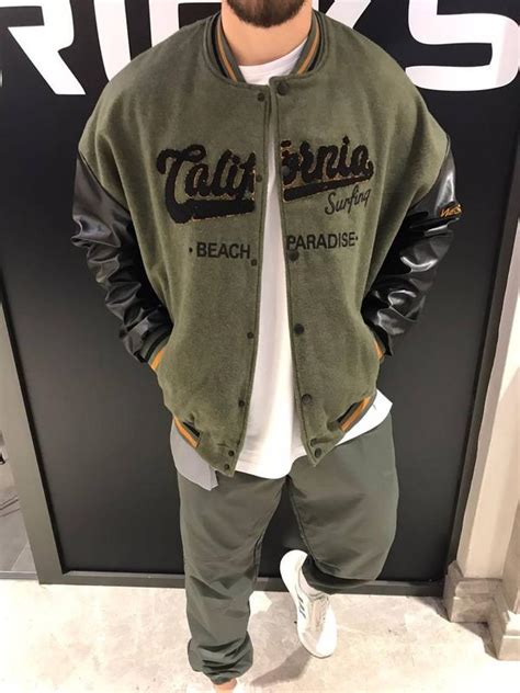 Бомбер — цена 1390 грн в каталоге Кофты Купить мужские вещи по доступной цене на Шафе Украина