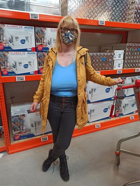 Heavy Duty German Busty Girl Casey Deluxe R 2busty2hide