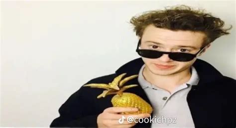 Bootlegjesus Temporadas De Stranger Things Famosos Lindos Celebridades