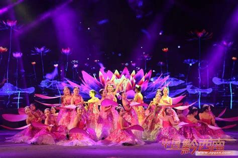 載歌載舞過大年 歡天喜地慶新春 每日頭條