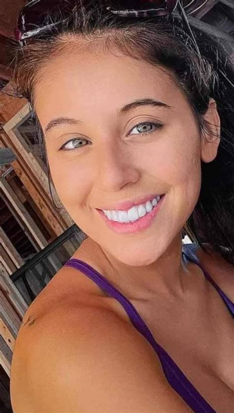Violet Summers Violet Summers Added A New Photo