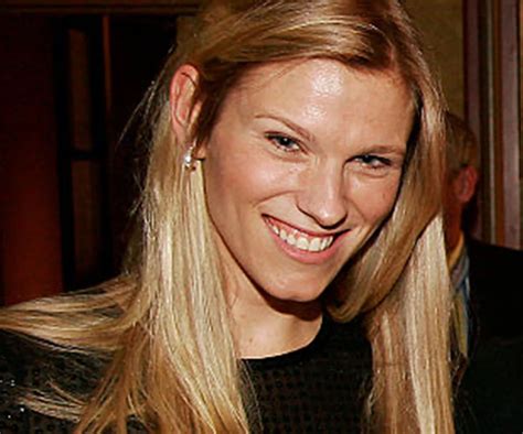 Is Ben Afflecks Girlfriend Lindsay Shookus Pregnant