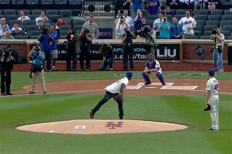 50 Cent Throws Out Dreadful First Pitch At New York Mets Game