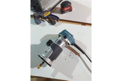 Кромочный фрезер Makita RT0700C - выгодная цена, отзывы, характеристики ...
