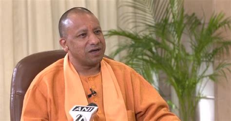 क्या मुझे उनकी आरती उतारनी चाहिए यूपी में गुंडे माफियाओं पर बुलडोजर