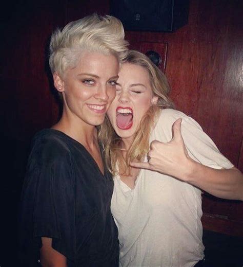 Amber Heard Scrolller