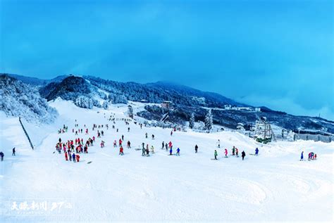 多彩贵州秋冬旅游季｜六盘水：新一年滑雪季将于大雪节气开幕南国冰雪游客