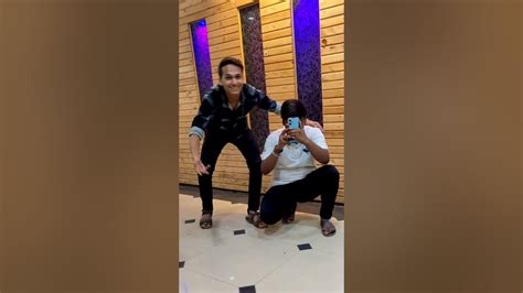 Ye Didi Raste Me Kya Kar Rahi Thi 😂😂 Ll Shorts Youtubeshorts Viral Shortsfeed Trending