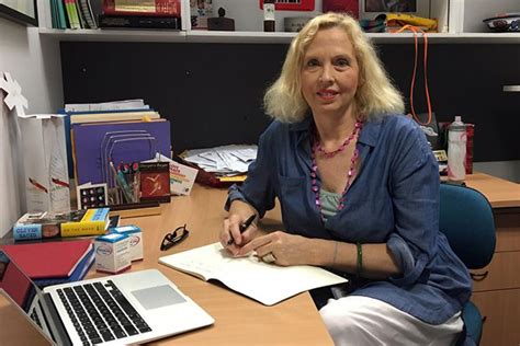 Associate Professor Edwina Wright Am Class Of 1973 Kilbreda College Mentone