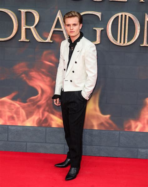 Tom Glynn Carney Shines As Mike Sadler In BBC One S SAS Rogue Heroes
