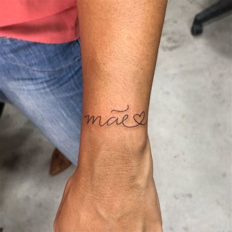 Tatuagem Homenagem A Mãe 20 Ideias Incríveis Para Fazer Bonito