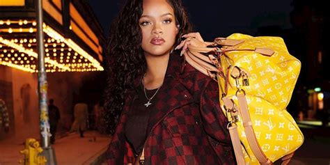 İKONİK BULUŞMA RIHANNA VE LOUIS VUITTON