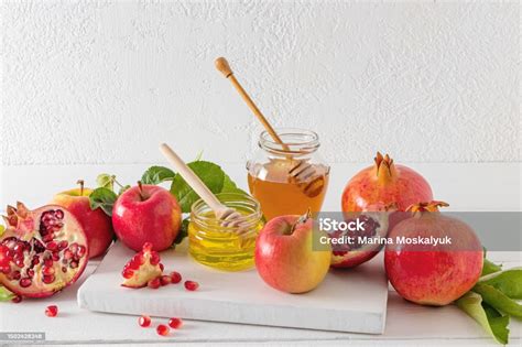 로 시 Hashanah 유태인 새 해 휴일 개념입니다 전통적인 기호입니다 사과 꿀 석류입니다 유대교 신년제에 대한 스톡 사진 및 기타 이미지 Istock