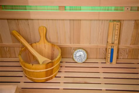 Sauna Sucha Robert Z Piecem Harvia 2 5 Kw 2 Osobowa 120x110x190cm