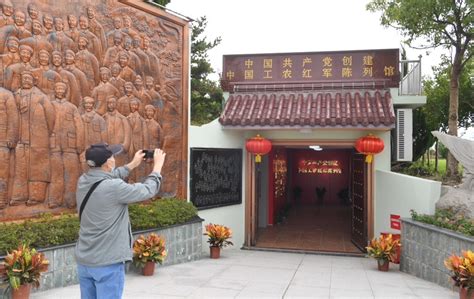 “弘扬烈士精神，缅怀烈士功绩” 中国工农红军陈列馆在沪落成