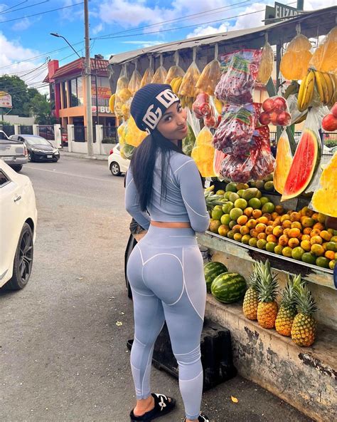 Shenseea 🍑 Rhiphopgonewild