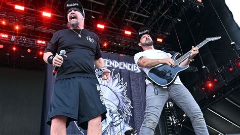 Watch Son Of Metallicas Robert Trujillo Hit The Stage With Suicidal