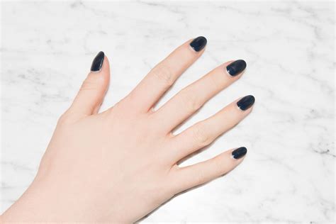 Most Efficient Ways To Remove Gel Manicure At Home