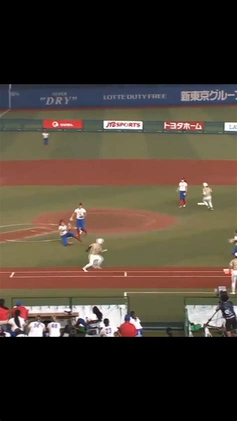 와이렇게 잡는다고푸에르토리코 여자 소프트볼 국가대표 1루수의 호수비 세계야구소프트볼연맹 소프트볼 소프트볼월드컵 여자소프트볼 여자소프트볼월드컵 야구 호수비