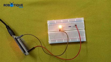 Clignoter Une Led Par La Carte Esp32 Youtube