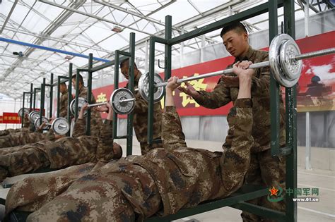 高原缺氧我们有富氧训练场 中国军网