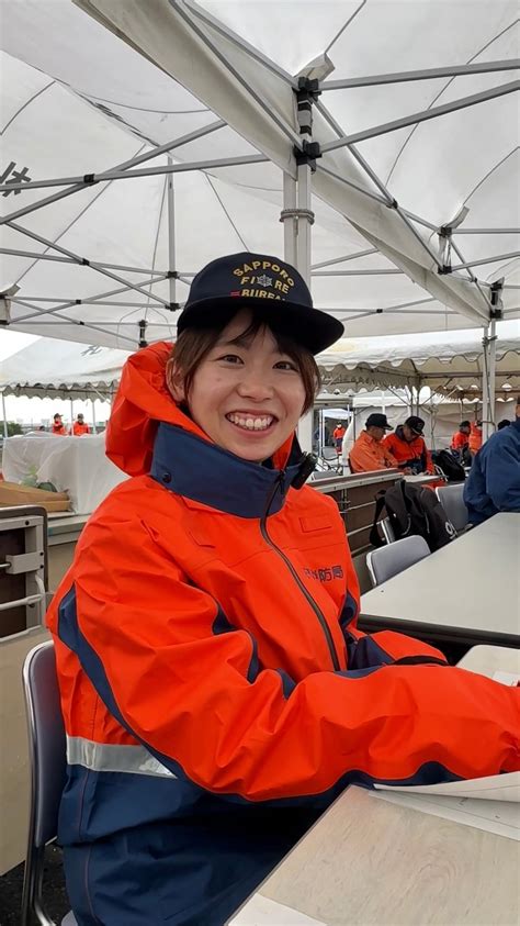 札幌市消防局【公式】 🚒消防女子に直撃🚒 札幌市消防局には約70名の女性消防士がいます。 消防隊や救急隊、消防指令管制センターなど
