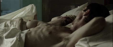 Naked Jennifer Jason Leigh In The Machinist