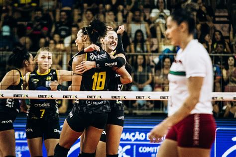 Praia Clube Vence Fluminense Pela Superliga Feminina De Vôlei Vôlei Ge