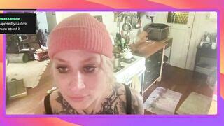 Zigzag Rapz Twitch Streamer Gets Naked And Reads Book Thothub