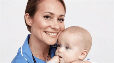 Your Pregnancy Hospital Bag Essentials The Modern Midwife Mamamio