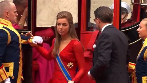 Prinses Alexia én Prinses Amalia Trekken Grote Ogen Met Gewaagde