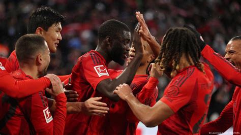 موسيالا يقود بايرن للفوز وتعزيز الصدارة ودورتموند يتعادل