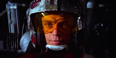 Star Wars Reveals The Secret Of Lukes Lightsaber Plot Hole