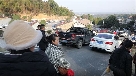 【新春走基层】 人间烟火盛 新春消费热