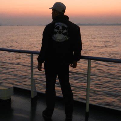 GUY 中平凱 冬コミ新刊ツリ娘vol 2委託中 on Twitter バレンタインデーを間近に控えトレーナーの様子をうかがって