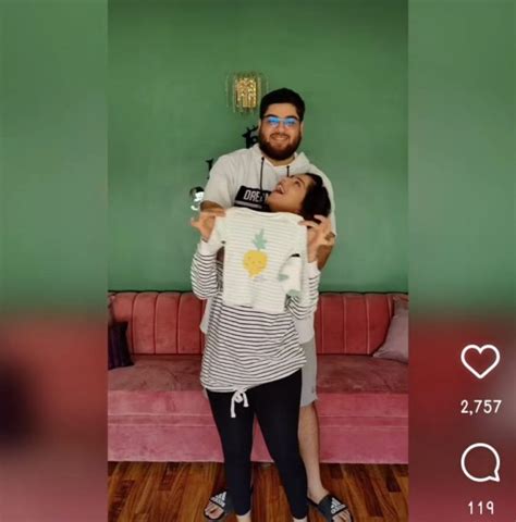 Srha Asghar And Husband Annouce Pregnancy News Reviewitpk