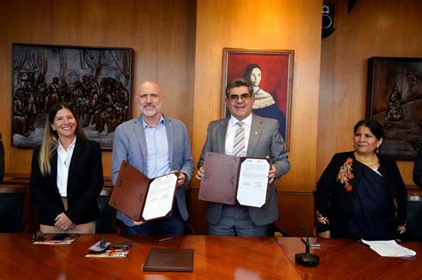 El Universo Y La Universidad Andina Simón Bolívar Firmaron Convenio De