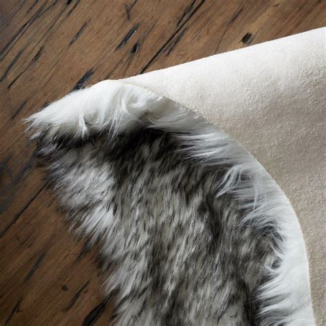 Faux Fur Husky Rug Black Voshie®