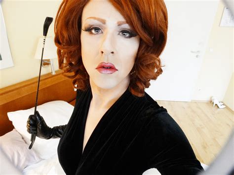 壁纸 我 反式 Tranny 易装癖者 红头发 骑术 作物 丝绒 紧身衣 手套 恋物癖 性感的 逗 3648x2736 1128029 电脑桌面壁纸