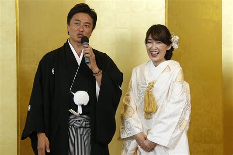 原田龍二・愛夫妻が出版記念で20年越しの結婚式 Moment日刊ゲンダイ