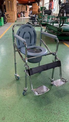 Foldable Commode Chair At Best Price In Mumbai Id 2850397042930